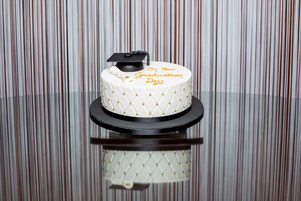 Graduation Cake - Order Now | Elia