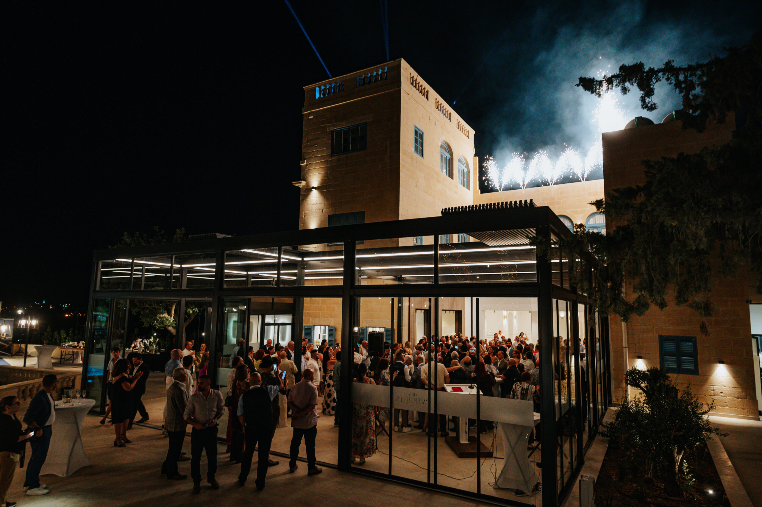 Villa Overhills: Modern Venue for Intimate Events | Elia