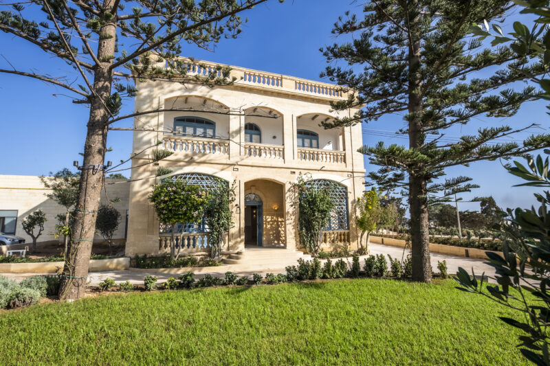 Villa Overhills: Modern Venue for Intimate Events | Elia
