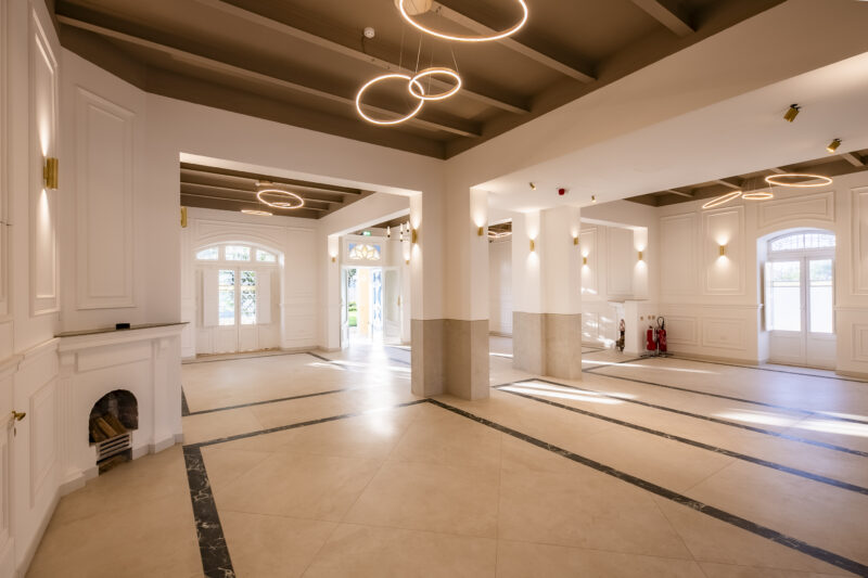 Villa Overhills: Modern Venue for Intimate Events | Elia